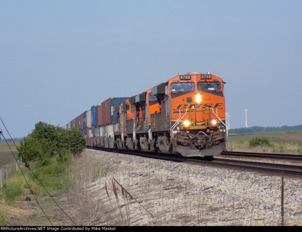 BNSF 6750